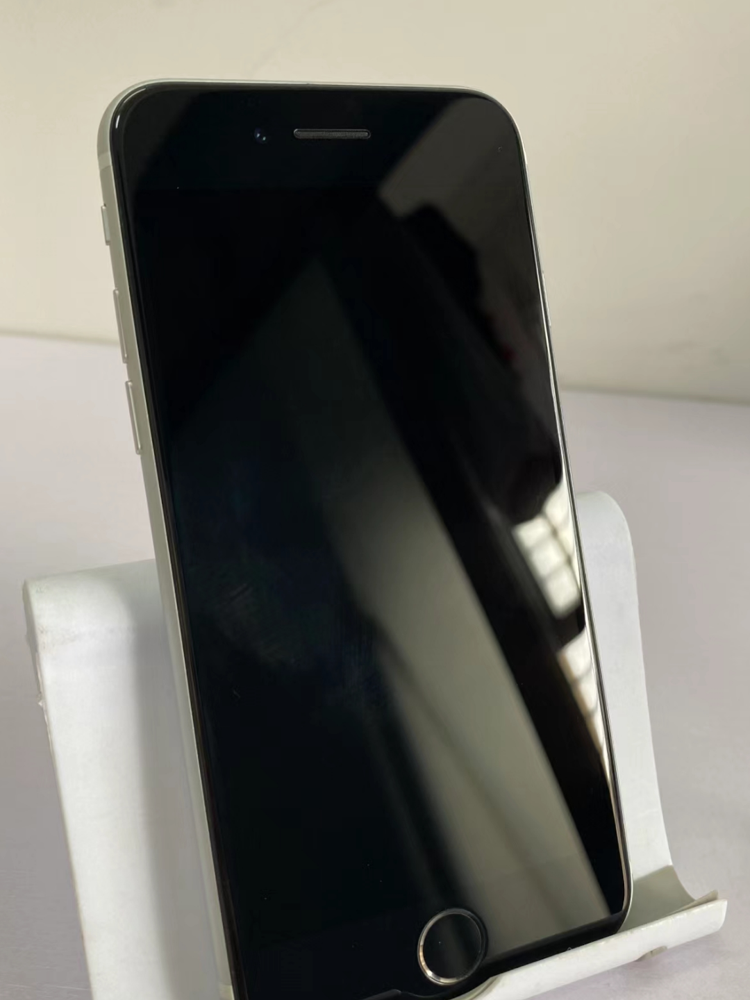 已经2025年了，iPhoneSE2还值得入手吗？ - 知乎