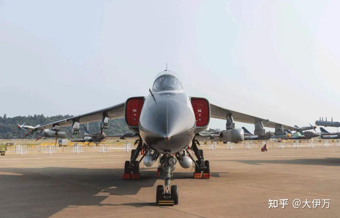 快乐又来了！歼轰-7A2携带中国版JASSM首次亮相，这款导弹为何令人如此振奋？ - 知乎