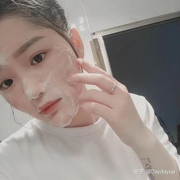 给长痘痘的女孩子安利的护肤品 知乎