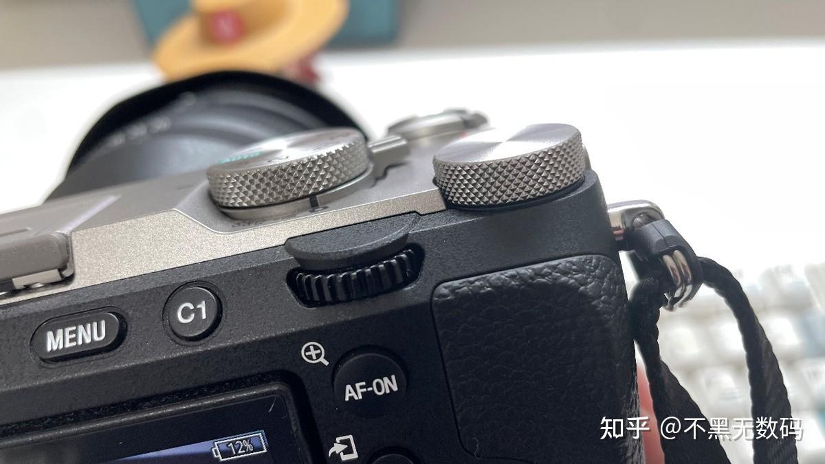 抢了一个月，终于买到了索尼A7C2，到手亏600，不得不说的9个槽点