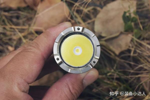 警务执法、巡逻安保必备！纳丽德P83红蓝闪战术手电体验 - 知乎