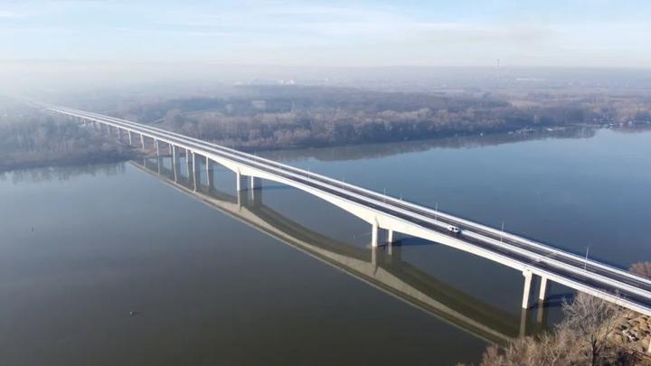 塞尔维亚E763高速！竹胶板上敷“面膜” - 知乎