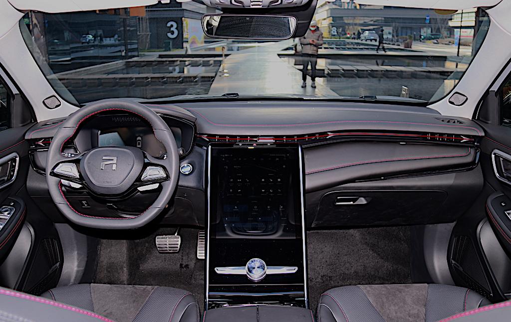 新车驾到 | 千呼万唤始出来 静态体验全球首款5G智能车 MARVEL R - 知乎