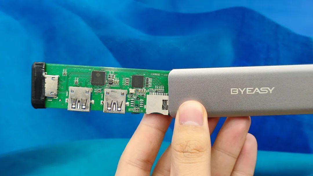 搜罗完同事们买的扩展坞后，我发现竟然没一个好用的 - 知乎