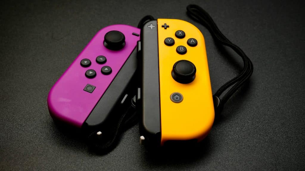pro 手柄和 joycon 的手感有哪些差别？