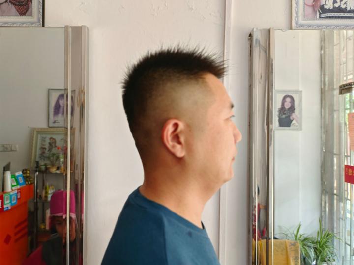 最帅男士发型有哪些？有这10几款就够了，精神有型很百变 知乎