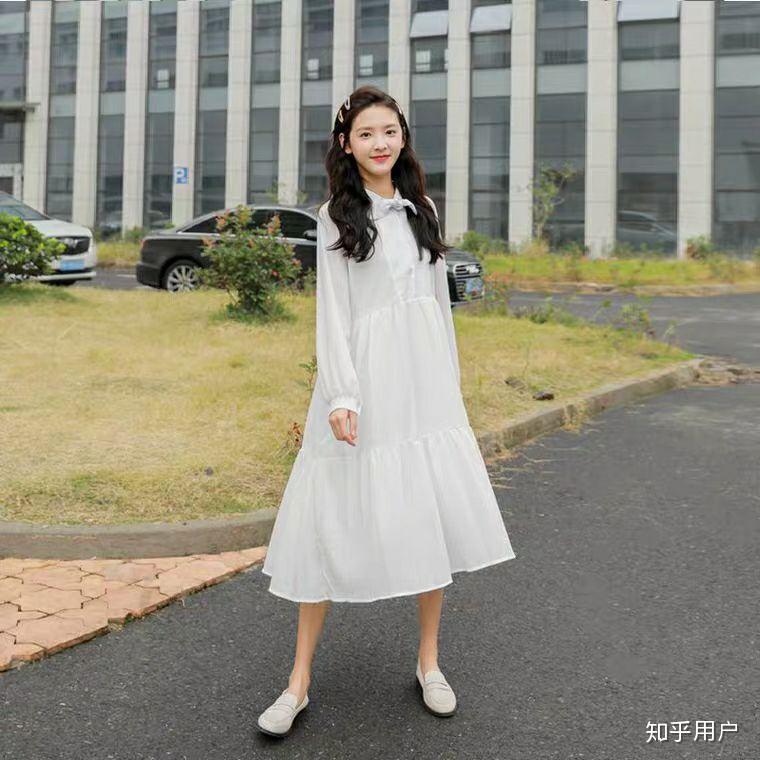 有哪些好看的白色的连衣裙推荐? 知乎