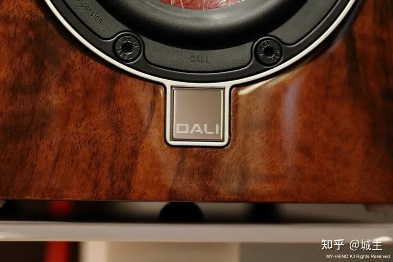 测评：充满情怀的经典: 达尼DALI MENUET SE皇太子特别版书架音箱 - 知乎