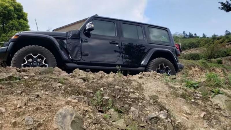 中规版牧马人4xe谍照曝光 将于上海车展上市 - 知乎