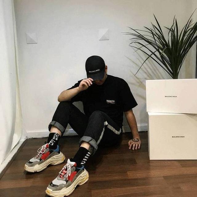 最近流行起了老爹鞋，到底什么叫老爹鞋，怎么搭配更潮流？ 知乎