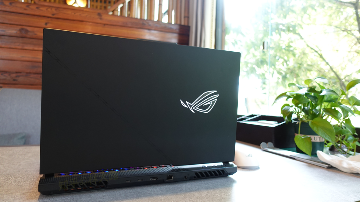 首发独占的ROG魔霸7 Plus超能版带着X3D来了 - 知乎