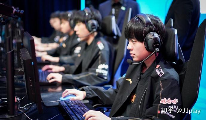 JJPLAY电竞报：离谱！ RNG爆冷输AL，CEO鞠躬道歉：中单轮替是我的决定 - 知乎