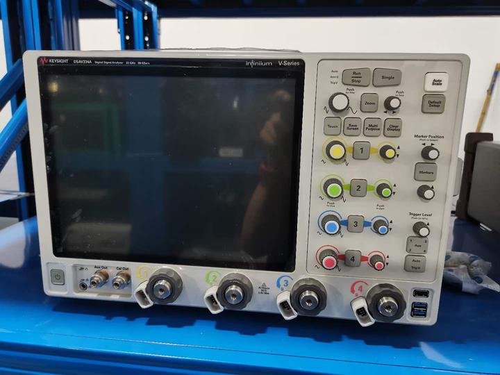 是德科技Keysight DSAV334A示波器 - 知乎
