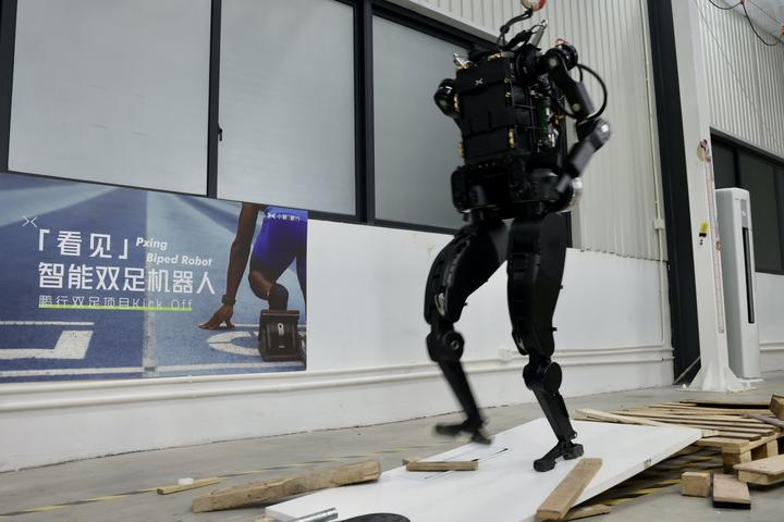 小鹏发布人形机器人PX5 - 知乎