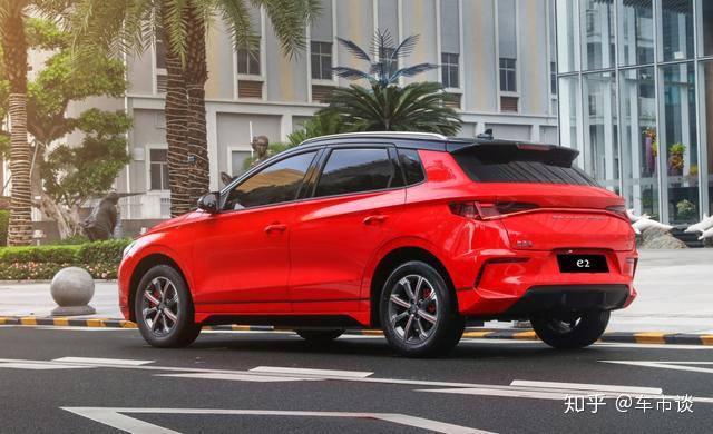 比亚迪e2对比吉利帝豪GSe，谁更匹配当代"新四有青年"？ - 知乎