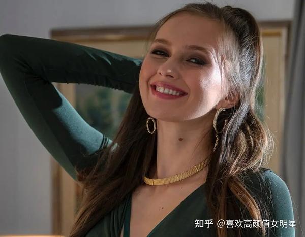 捷克女演员，Stacy Cruz(史黛西·克鲁兹) - 知乎