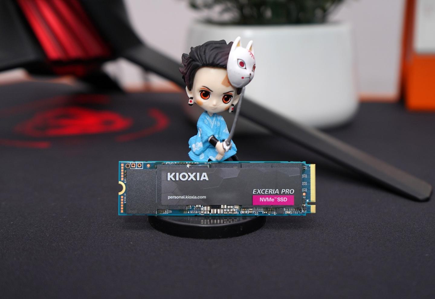 铠侠EXCERIA PRO PCIe4.0 SSD评测：7300MB/s速度，谁人来比快？ - 知乎