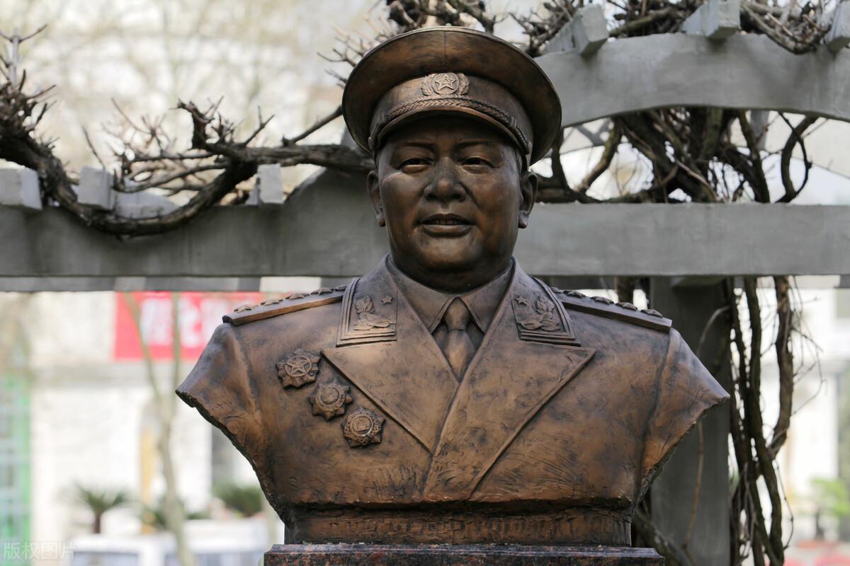 大将之首粟裕，为何1958年之后便不再担任要职，陈赓一语道破缘由 - 知乎