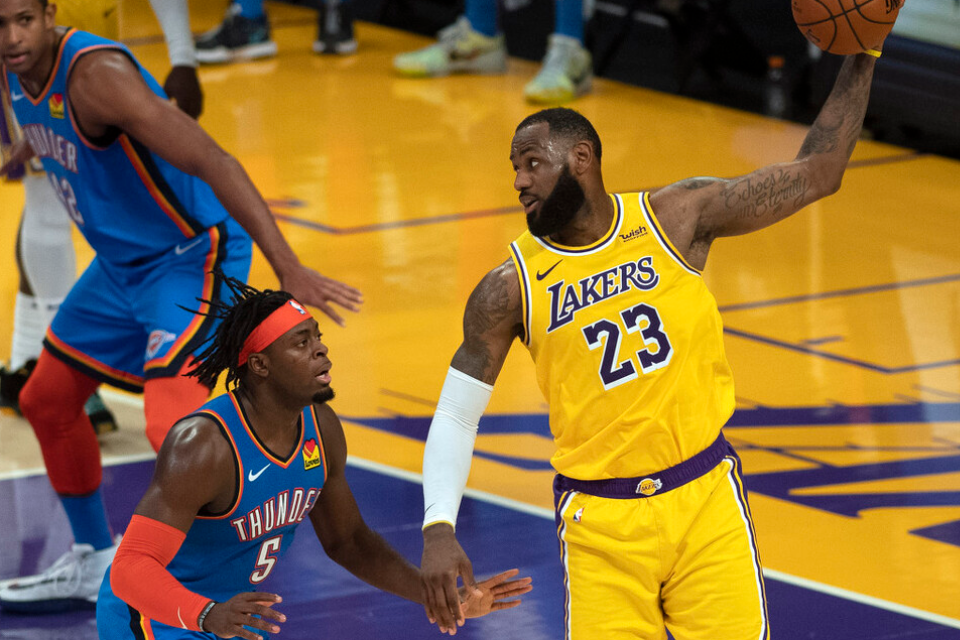 NBA十大23号球员 - 知乎