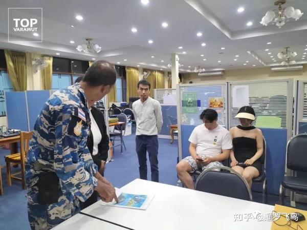 中国游客在泰国普吉岛潜水抓海洋生物拍照事件,旅游公司紧急致歉 知乎