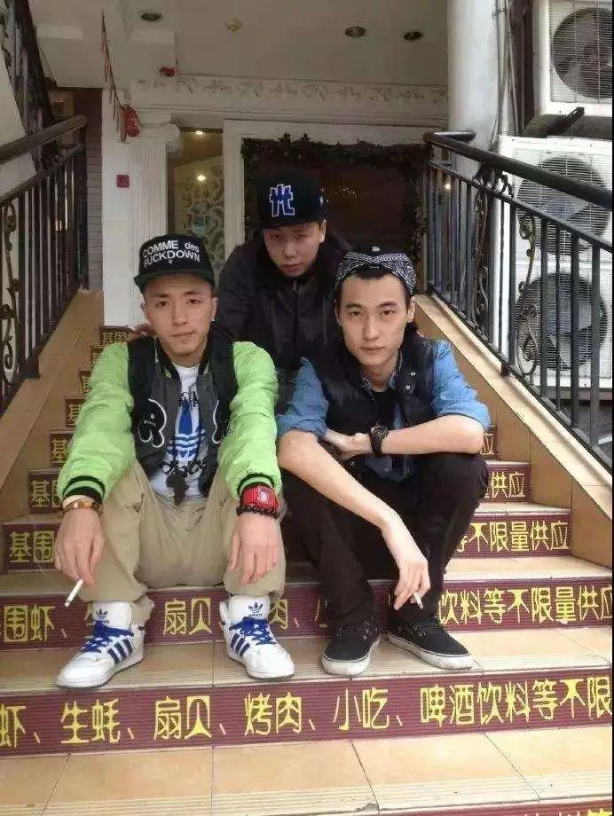 AR新歌暗示光光、Jony J、徐真真、TT的故事？两首歌写尽了说唱圈的爱恨情仇！ - 知乎