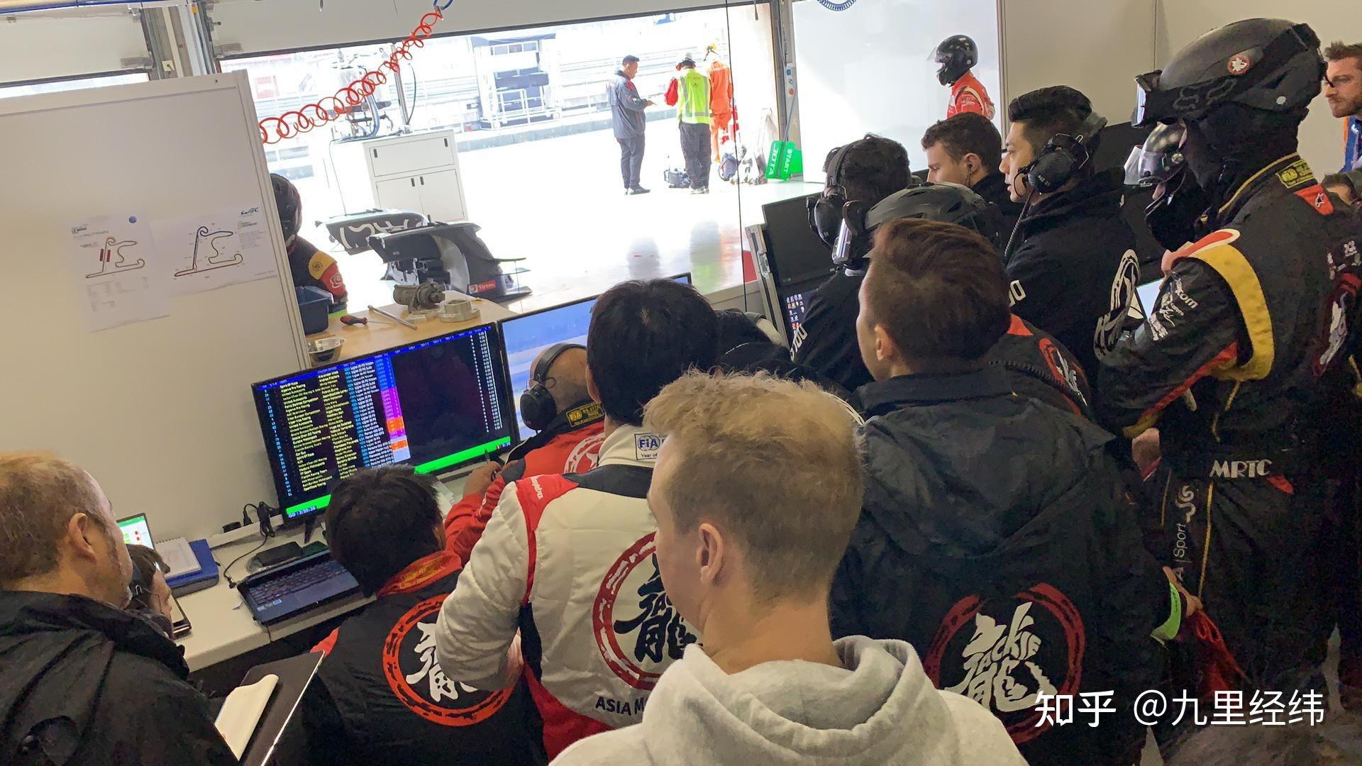 揭秘！原来赛车场的P房里这个样？ - 知乎