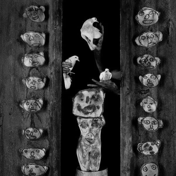 Roger Ballen | 全集：这里没有我们可以参考的世界（或有不适，谨慎阅读） - 知乎