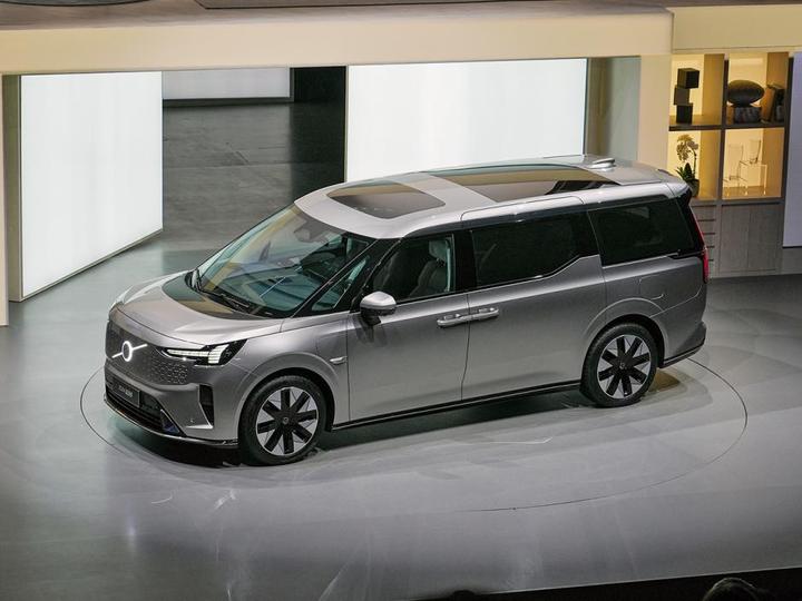 售价81.8万元，沃尔沃首款纯电豪华MPV EM90正式上市 - 知乎