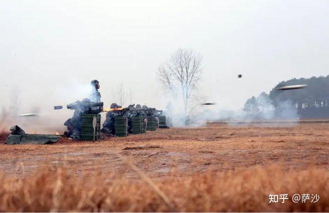 取代喷火器的解放军单兵93毫米云爆火箭筒：一发烧掉一屋的PF97式 - 知乎