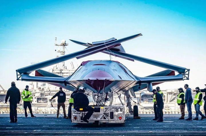 美海军陆战队H-1直升机与海军MQ-25无人机测试新一代卫星通信系统 - 知乎