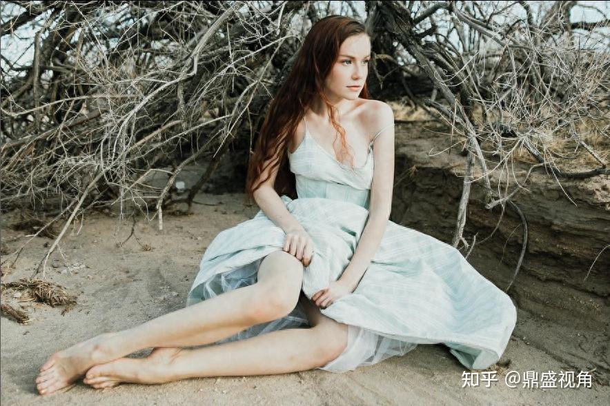 德艺双馨女演员艾米丽·布鲁姆(Emily Bloom)，天生丽质的邻家女孩 - 知乎