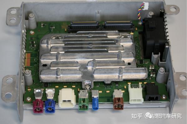 全球首发#高通 第四代座舱旗舰#SA8295P 量产车型：#奔驰新E级 #芯片 @佐思汽研 - 知乎