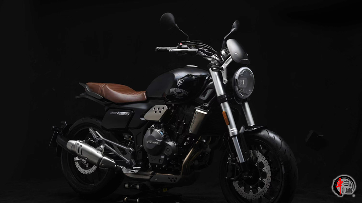 新车｜36800元预售价，赛科龙性能复古RE560，百公里4.5秒 - 知乎