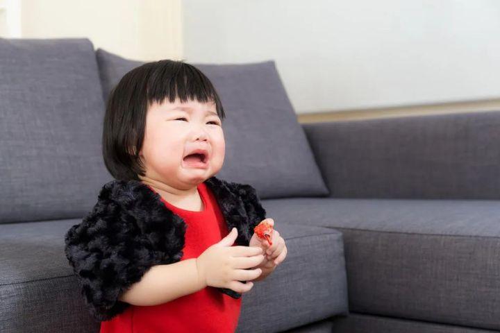 为什么宝宝被骂哭后,还会伸手让妈妈抱?原因让人很心疼! 知乎