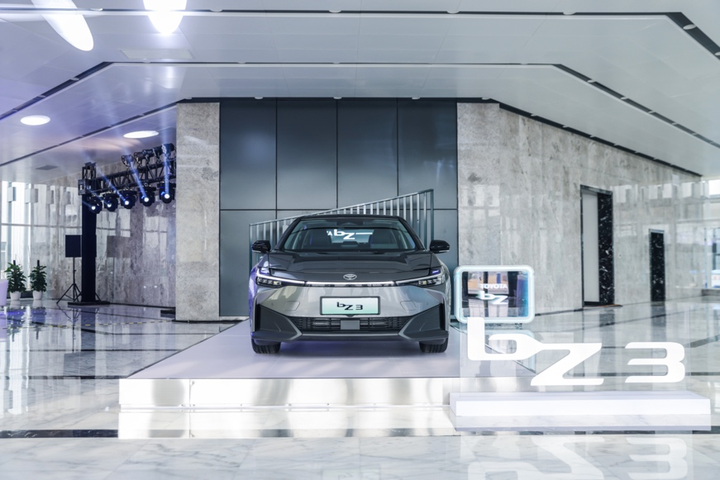 售价16.98万起的一汽丰田bZ3，将在纯电轿车市场掀起“价值内卷” - 知乎