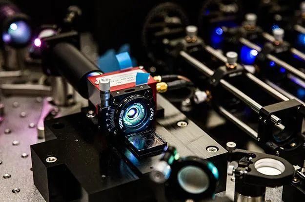 回顾光学相关的诺奖，寻找THORLABS的印记 - 知乎