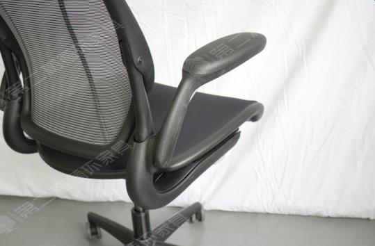 坐而论椅 赫曼米勒Aeron座椅对比Humanscale Diffrient World座椅 - 知乎