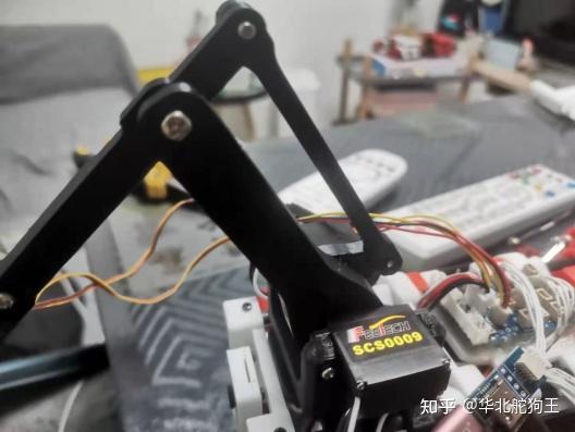 Moco Arm 四足机器人 足臂协调控制教程1：机械臂介绍与组装 - 知乎