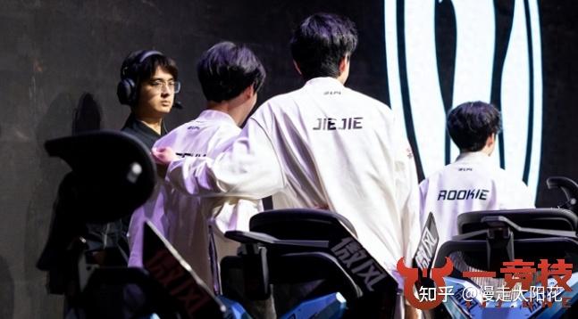 一竞技LOL:LNG赛季九连败 EDG选手赛后破防怒怼粉丝 - 知乎