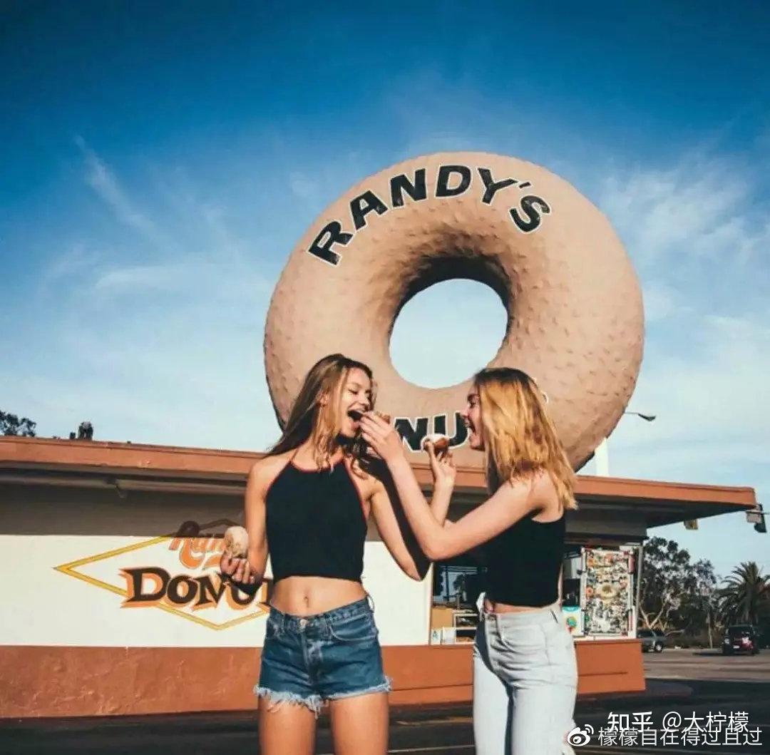 Brandy Melville | “短紧小”的BM风发源地 - 知乎