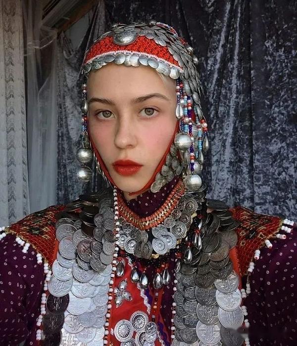 俄罗斯艺术家Polina Osipova 的穿戴艺术，时尚精致的部落主义。 - 知乎