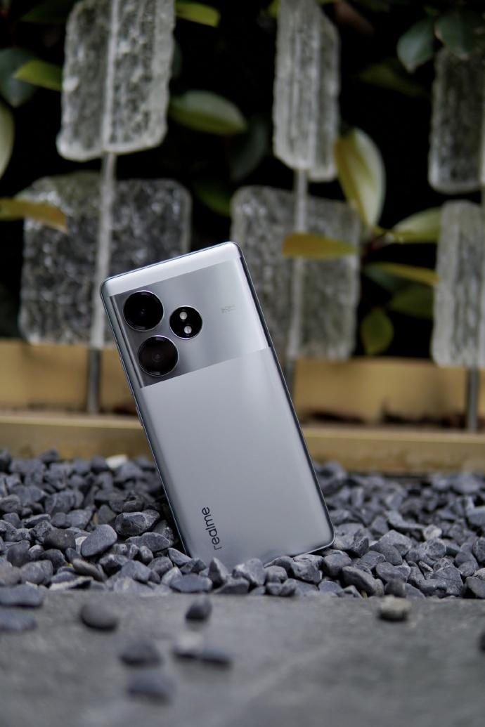 真我GT Neo6 SE，1699元起，不打嘴仗只整狠活 - 知乎