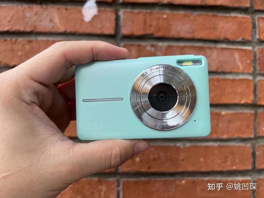 松典DC403相机上手体验：独特时尚造型的4400万像素的入门相机 - 知乎