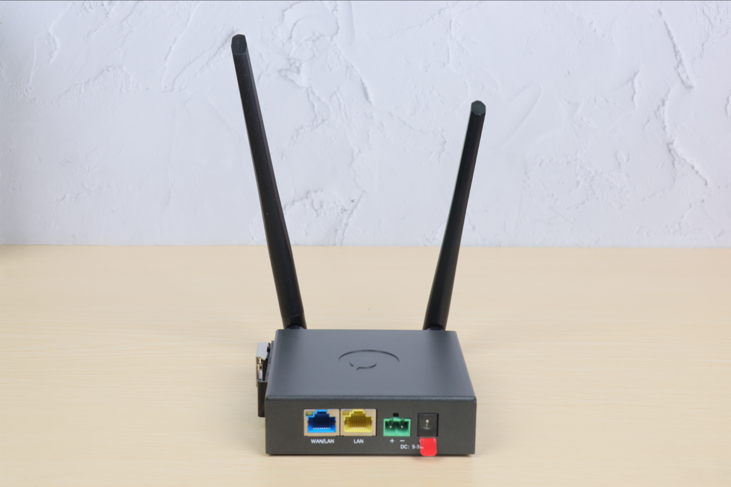 金属机身更耐造，4G+组网全搞定，蒲公英工业级R300A评测 - 知乎