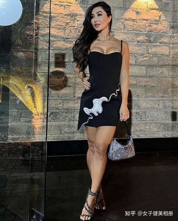 火辣的西方身材和韵致的东方面孔！巴西的日裔健身网红--Katia Matsuda - 知乎