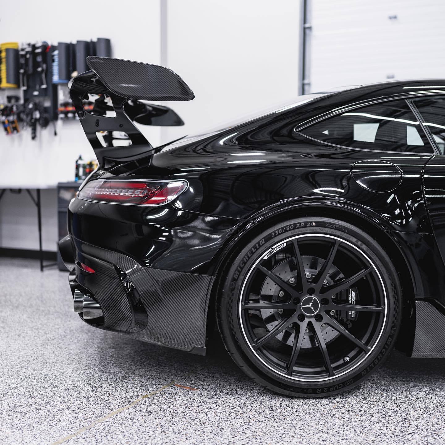 已停产的梅赛德斯AMG GTbs是多少人心中的神车 - 知乎