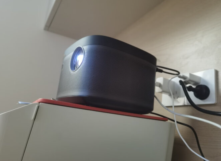 极米NEW Z8X（极米newz8x）怎么样？使用三月后优缺点评测 - 知乎