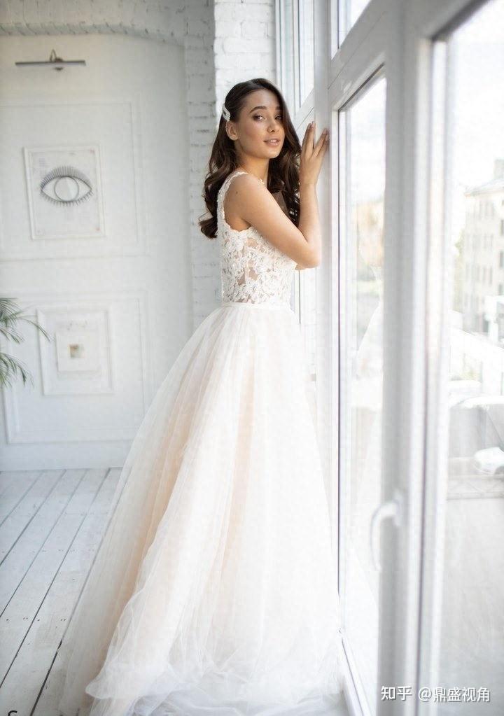 惊人的美貌和天生的魅力造就的双馨演员莉亚·西尔弗 (Liya Silver) - 知乎