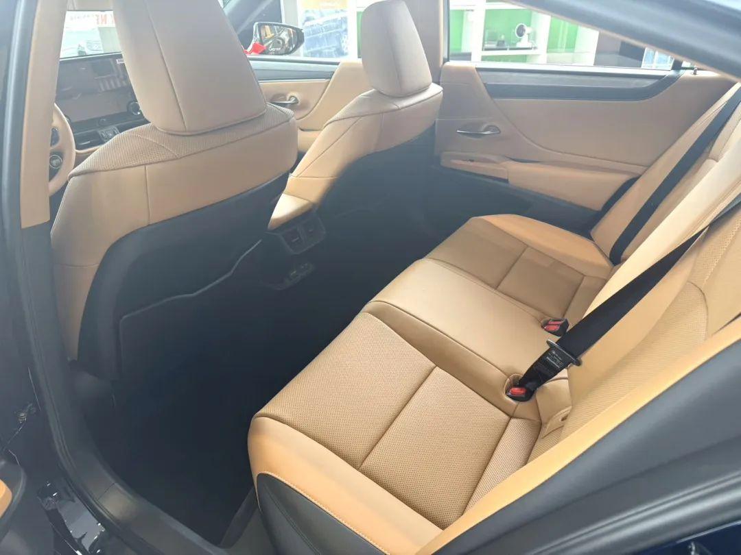 三台雷克萨斯ES200指导价29.99万，现全部包牌过户22.8万 - 知乎