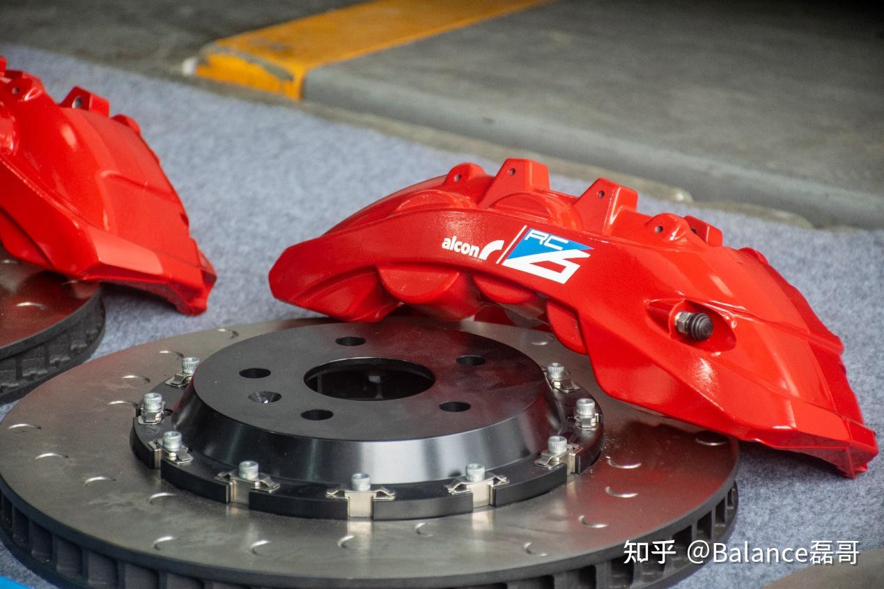 实拍：凯迪拉克CT6高配改alcon RC6＋RC4，全国首台装车案例来了 - 知乎